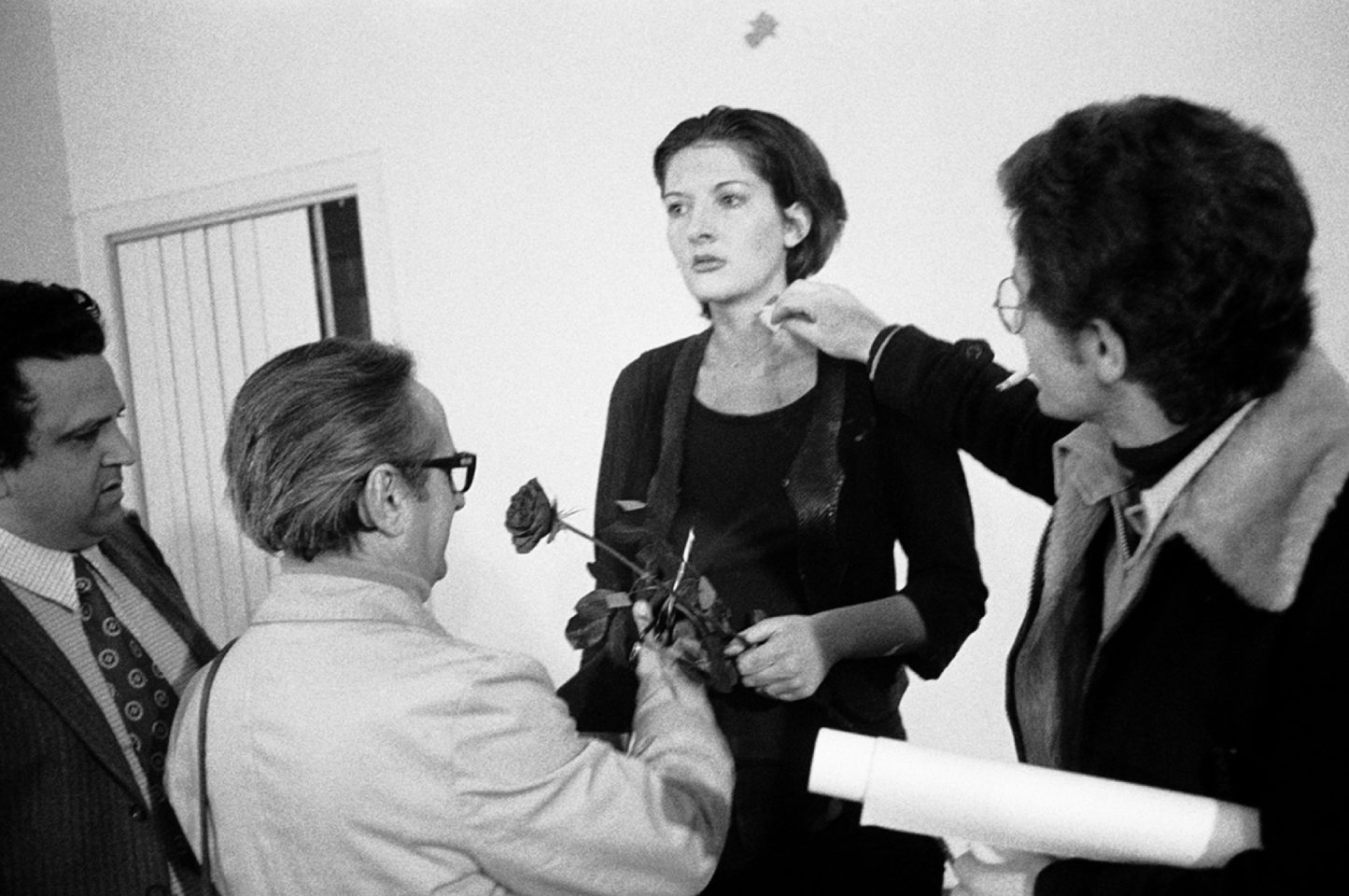 La violence pulsionnelle dans Rhythm 0 de Marina Abramović - Mister Prépa